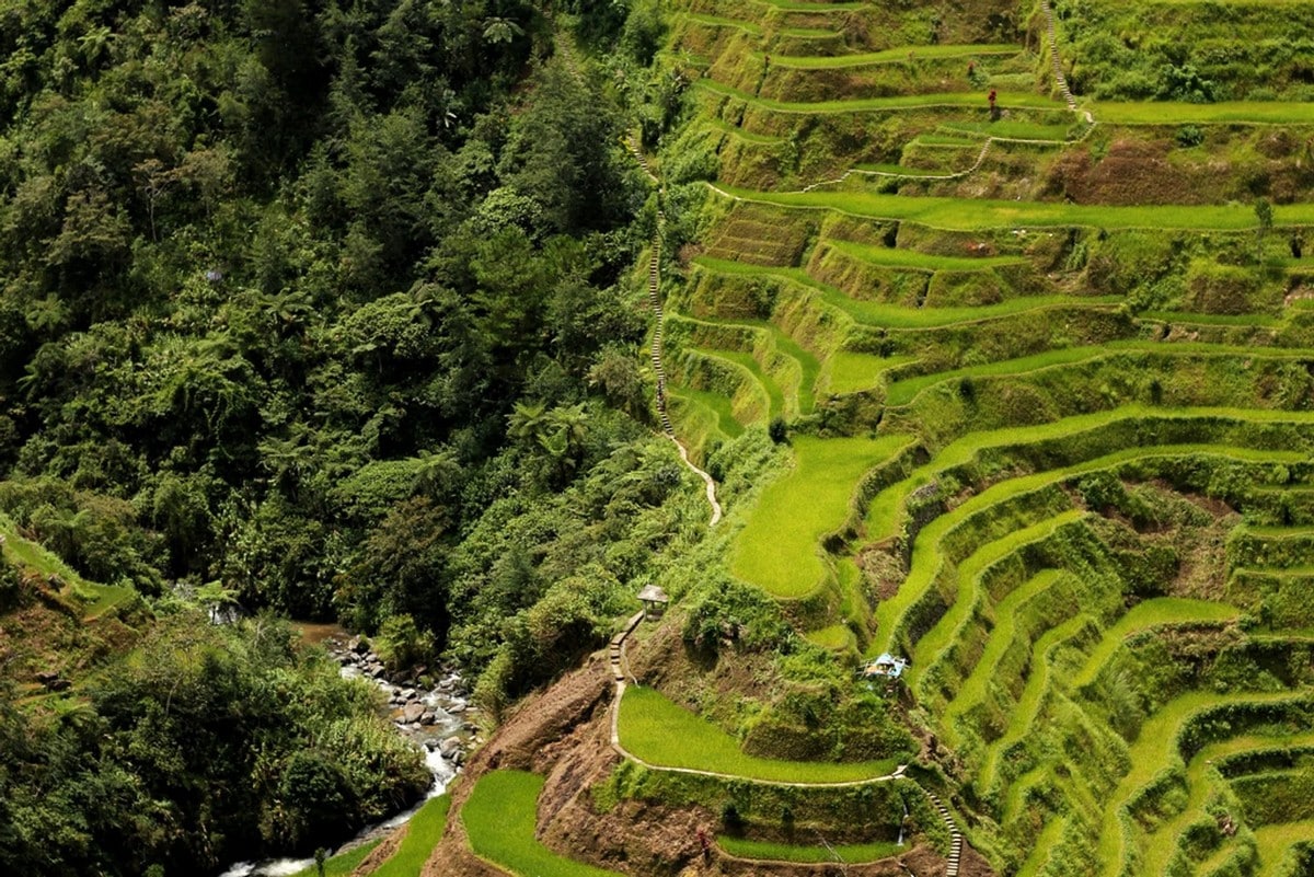 What is the Philippines Known For? (19 Things It's Famous For)