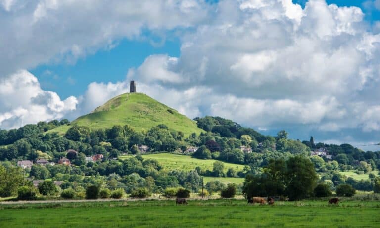 What is the United Kingdom Known For? (16 Things It's Famous For)