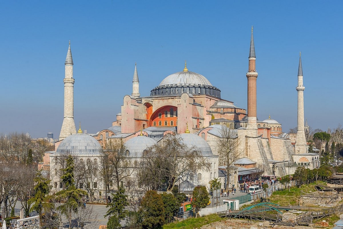 What is Istanbul Known For? (20 Things It's Famous For)