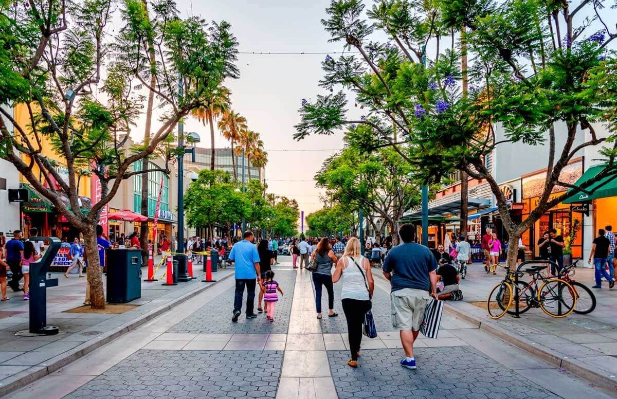 What is Santa Monica Known For? (20 Things It's Famous For)