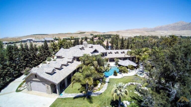 What is Bakersfield Known For? (20 Things It's Famous For)