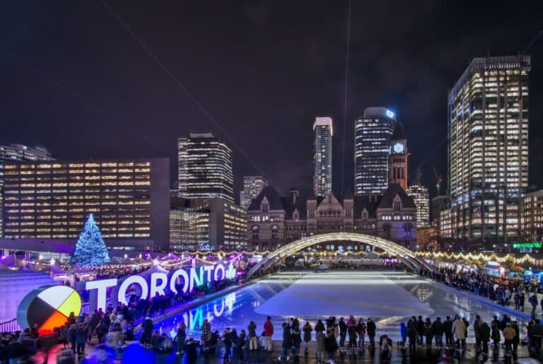 What is Toronto Known For? 17 Things It's Famous For)