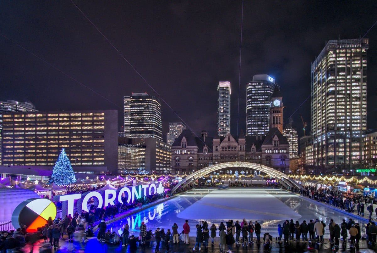 What is Toronto Known For? 17 Things It's Famous For)