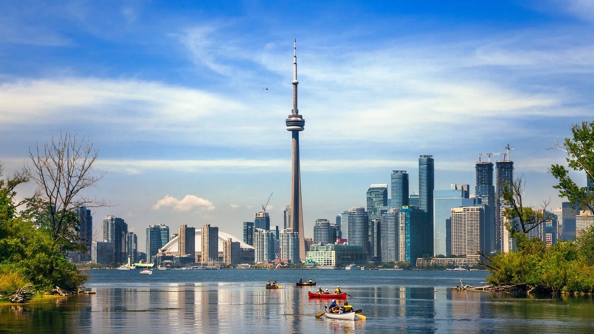 What is Toronto Known For? 17 Things It's Famous For)
