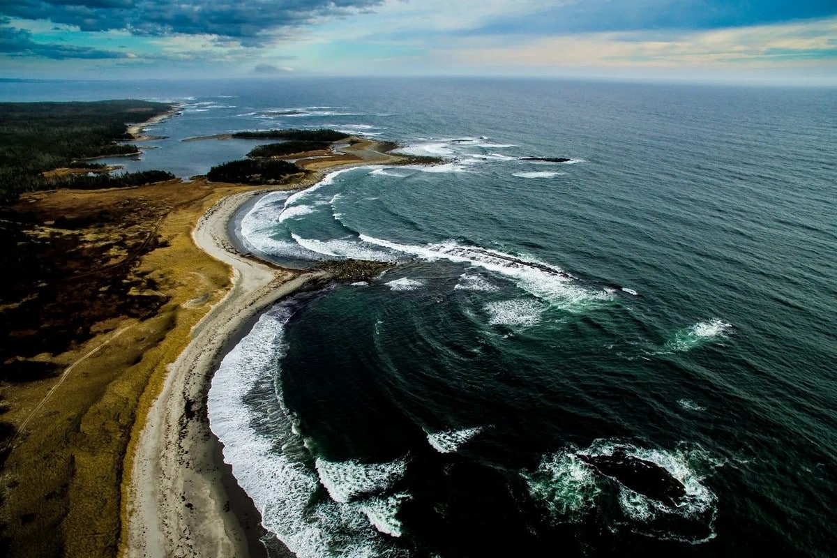 What is Canada Known For? (17 Things It's Famous For)