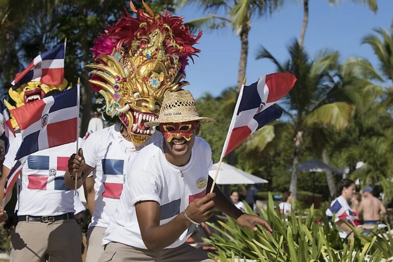 What is Panama Known For? (18 Things It's Famous For)